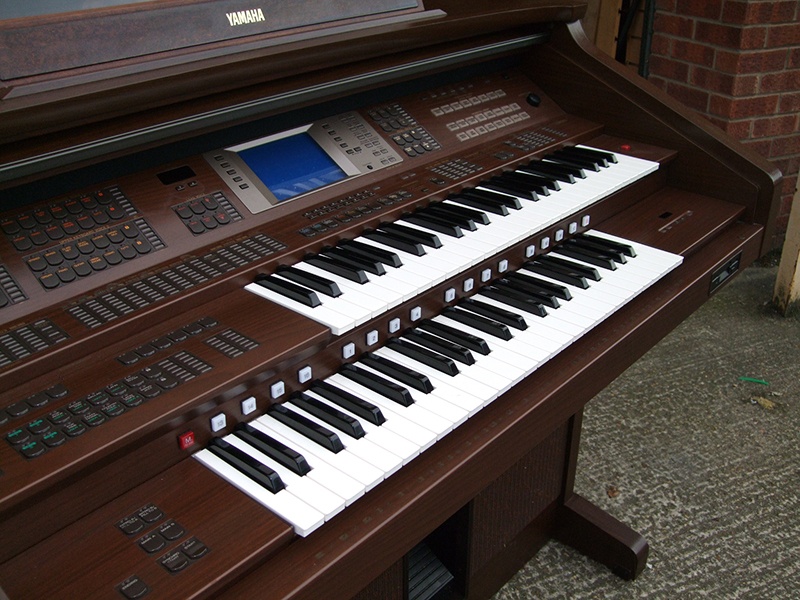 Used Yamaha AR100 Organ