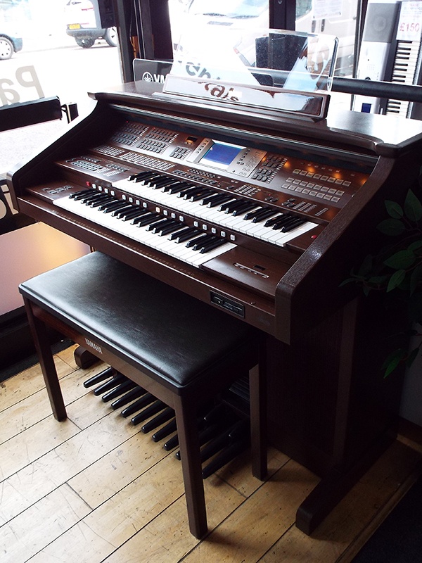 Used Yamaha AR100 Organ
